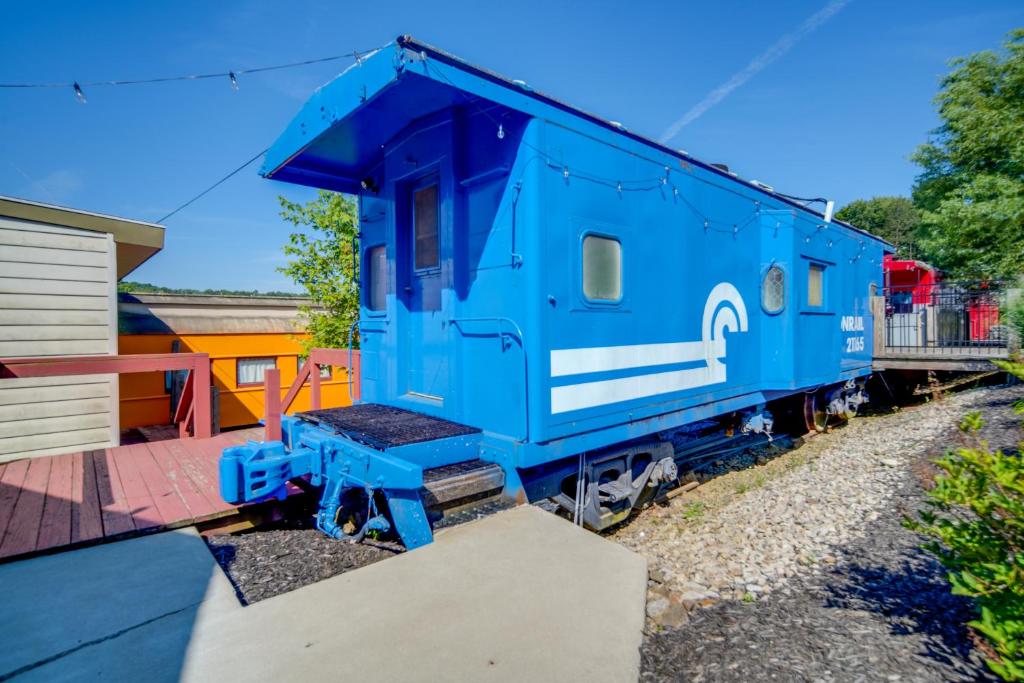 Choo Choo Blue, Converted Railcar in DuBois!, DuBois (updated prices 2026)