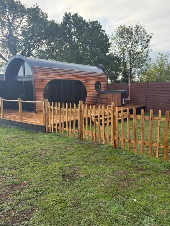 Luxury Tiny Home next to Belfry Golf Course, Middleton (posodobljene ...