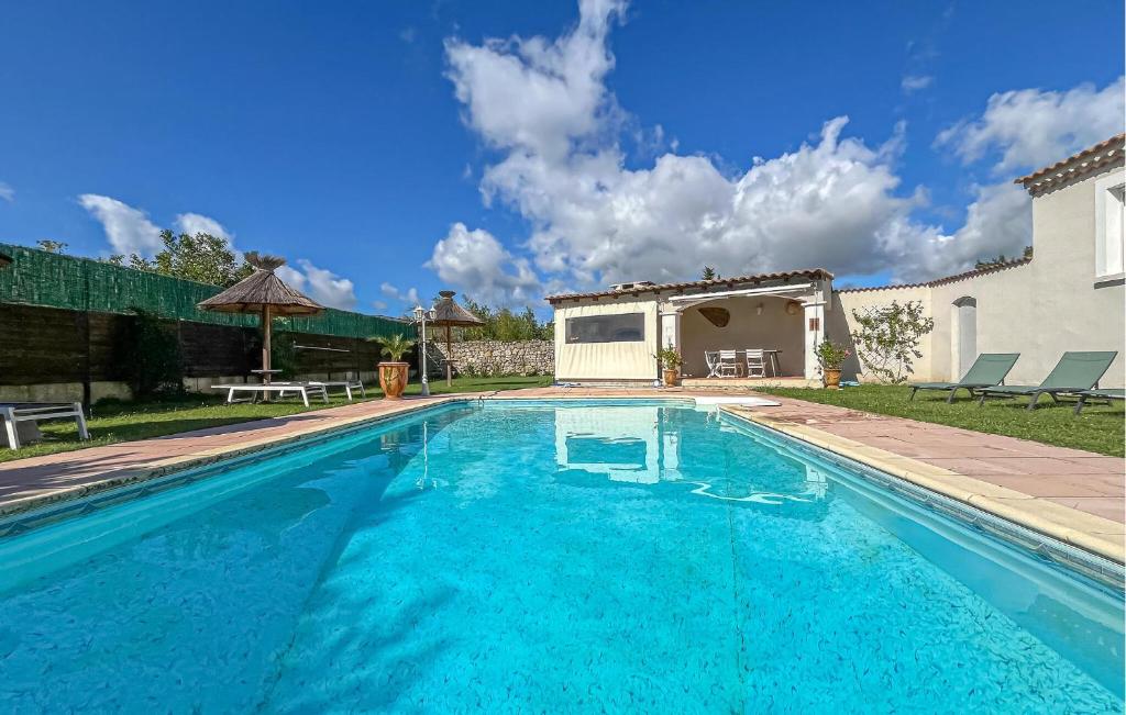 Awesome Home In Aramon With Outdoor Swimming Pool, Aramon (harga dikemas kini 2025)