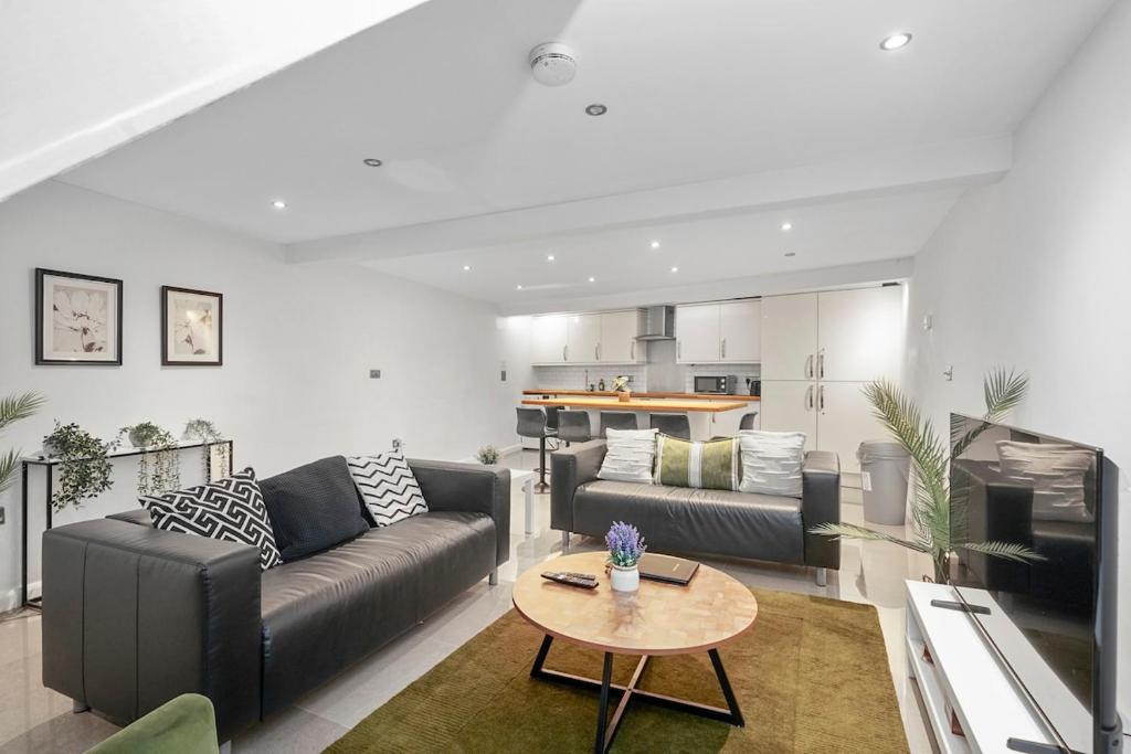 Modern 2-Bed Home in Vibrant SW9, Great Location, Londres (preços ...