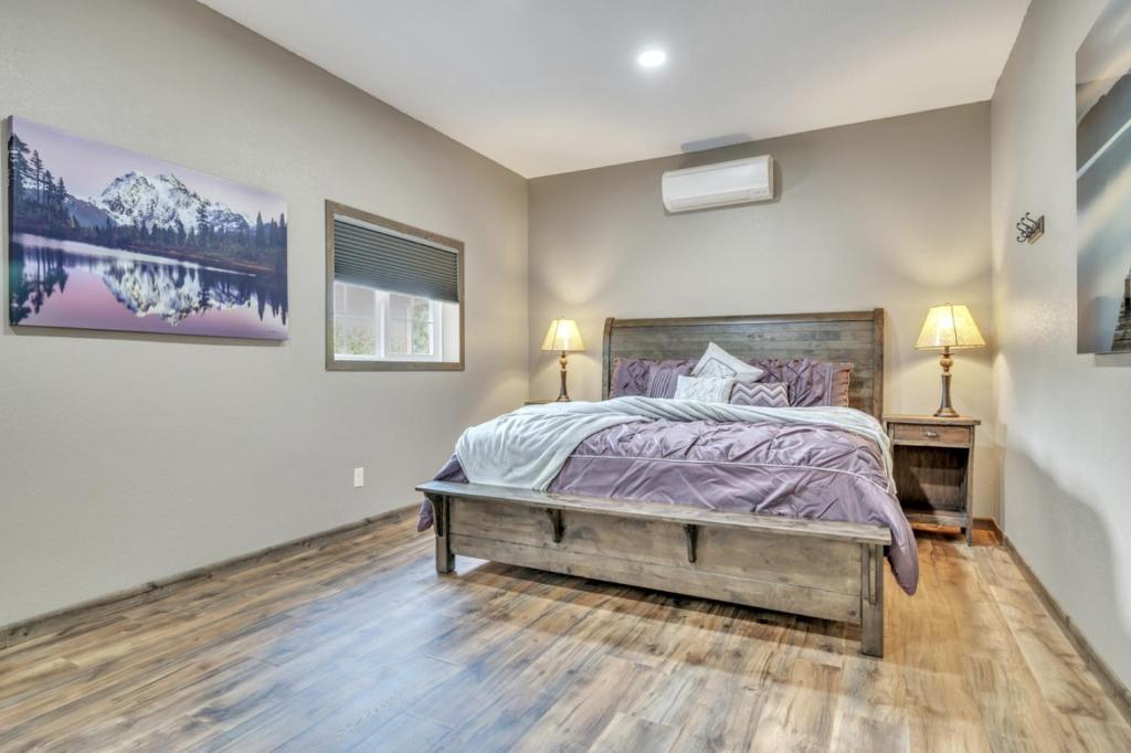Redmore Lakefront Retreat on East Lake Okoboji, Spirit Lake ...
