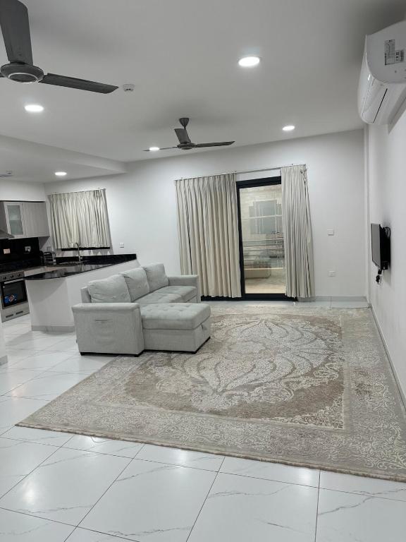 Moroj Al Zain - M77, Salalah (updated prices 2025)