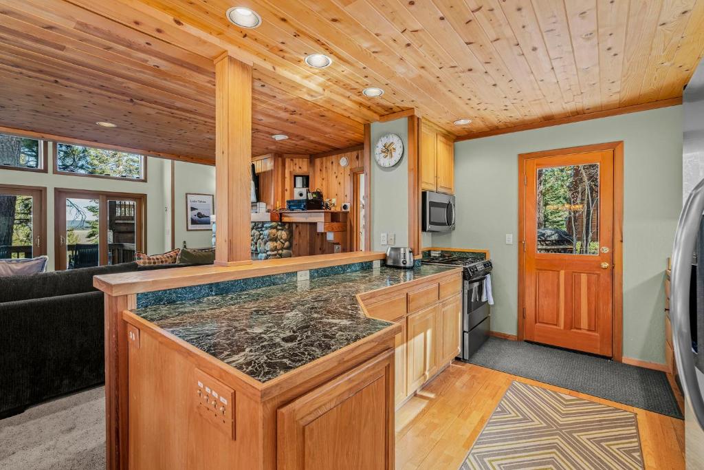 Roomy Northstar Home with Private Hot Tub, 2 Living Rooms, on the ...