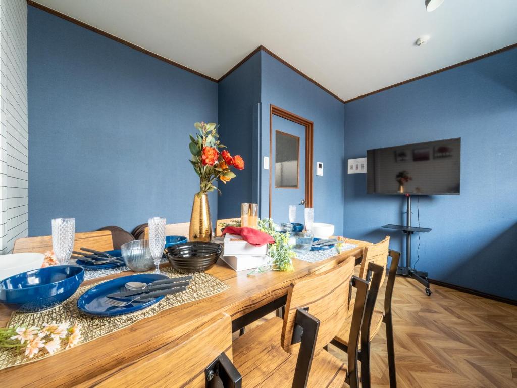 Newly opened 5DK USJ Family friendly 10 minutes to USJ 道頓堀 関西空港 大阪城 海遊館 ...