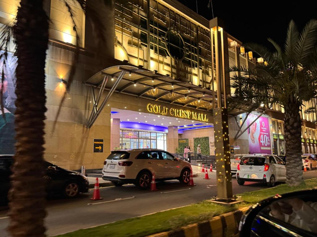 Gold Crest Signature Premium Apartments DHA Lahore, Lahore (updated ...