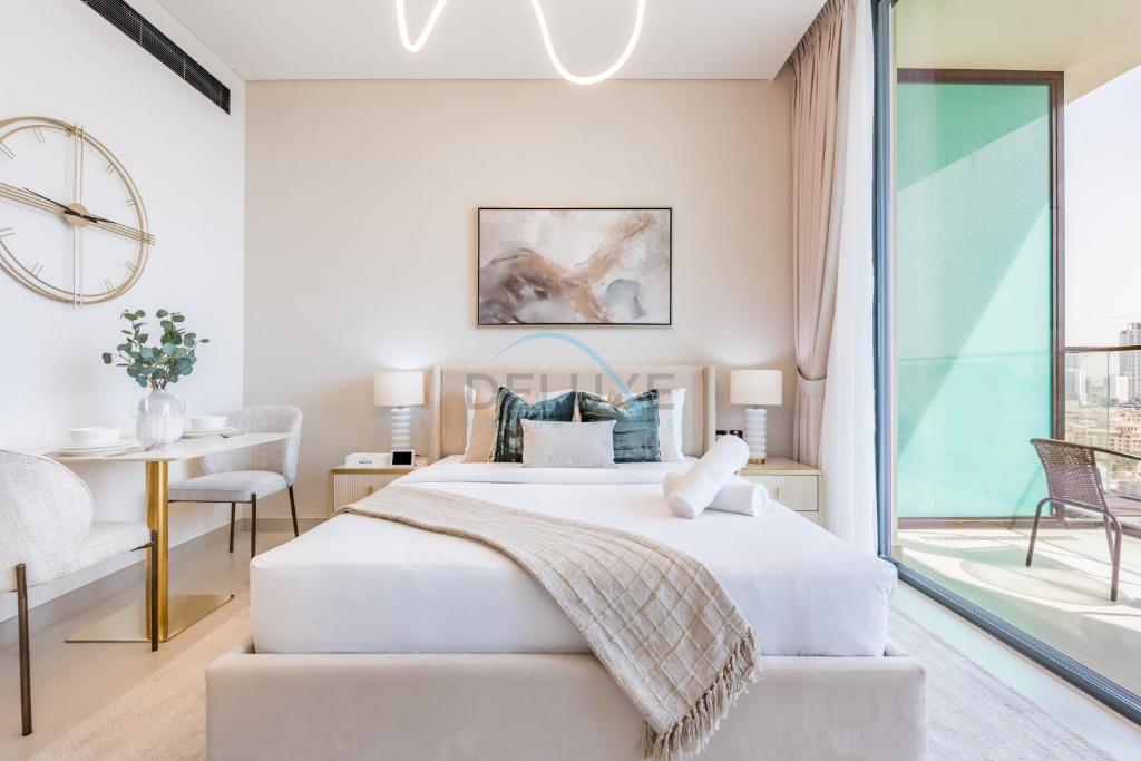 Studio with Community Views, Steps from Circle Mall and Parks, Near ...