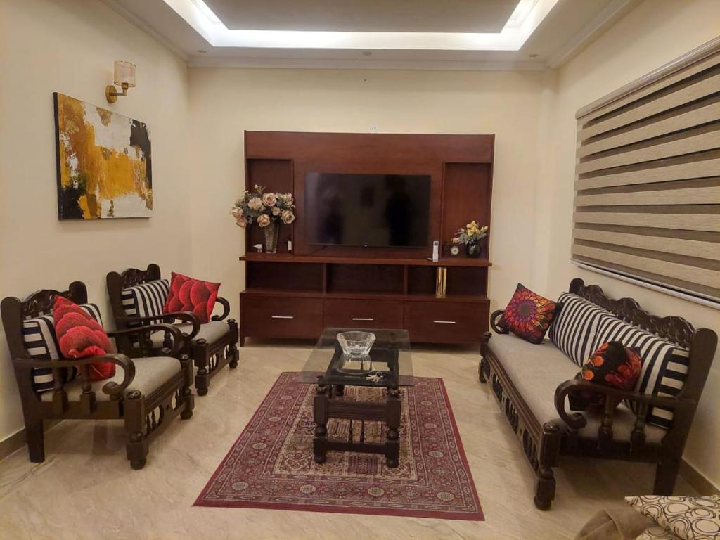 DHA comfort starts at Lalas Den, Lahaur (aktualne ceny na rok 2025)