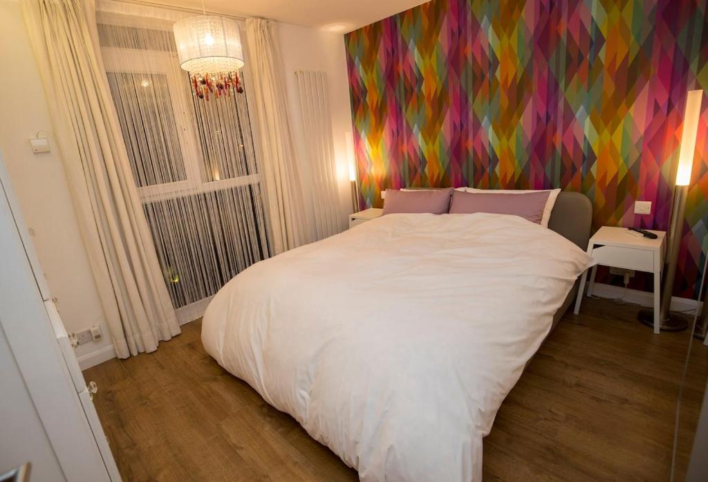 Beautiful 3 bedroom house Stockwell central London, Londra (prețuri ...