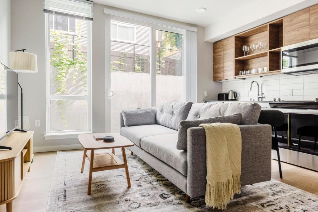Blueground West Queen Anne balcony nr Kerry Park SEA-937, Сіетл ...