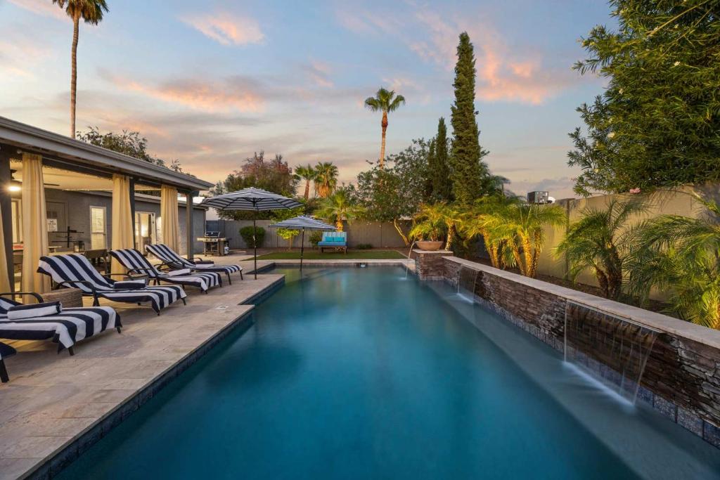 Grand Camino - Stylish Vibes Pool Grille Firepit, Scottsdale (prezzi ...