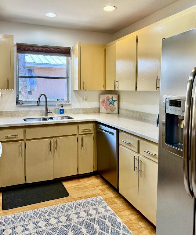 Naples Park Cottage 106th 6 blocks off ocean, Naples (preços ...