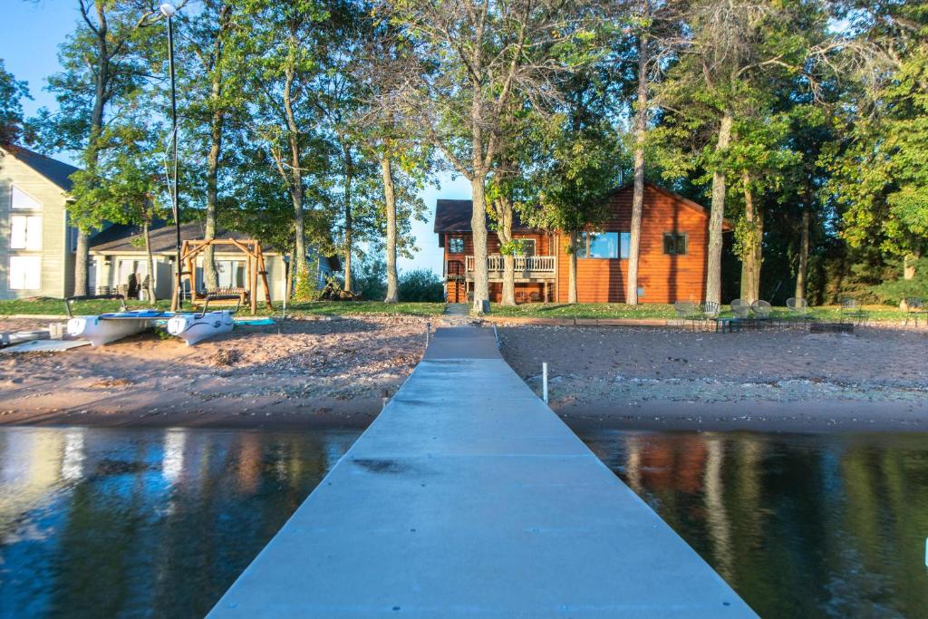 Dog Friendly Leech Lake Home w Perfect Beach Garage Boat Lift, Walker ...