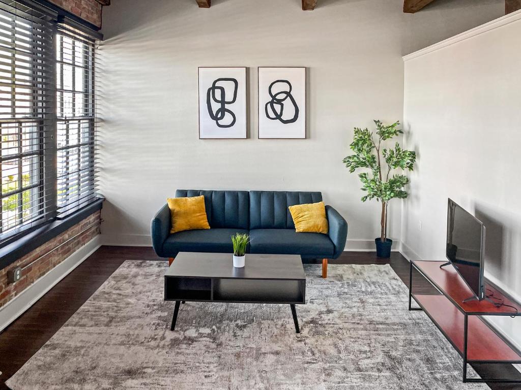 Stylish Industrial Loft in Downtown, Houston (updated prices 2026)