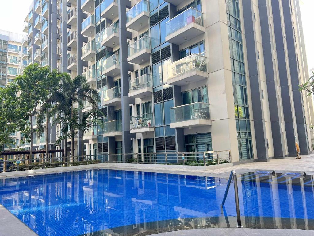 Big Studio Condo Across Manila Airport NAIA T3 WITH WIFI, Manila ...