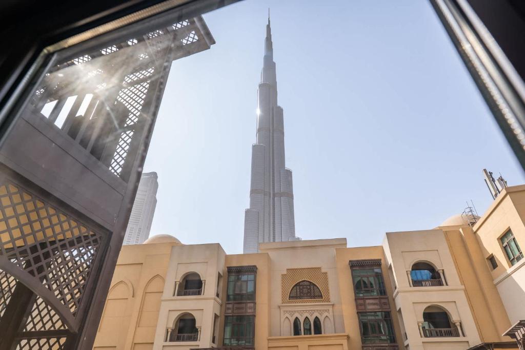 Luxurious Dubai Stay - Burj Khalifa Views - Steps from Dubai Mall ...