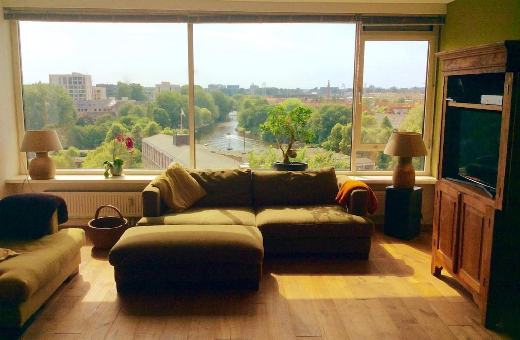 Welcoming Apartment with Character & Great Views, Амстердам (актуальные ...