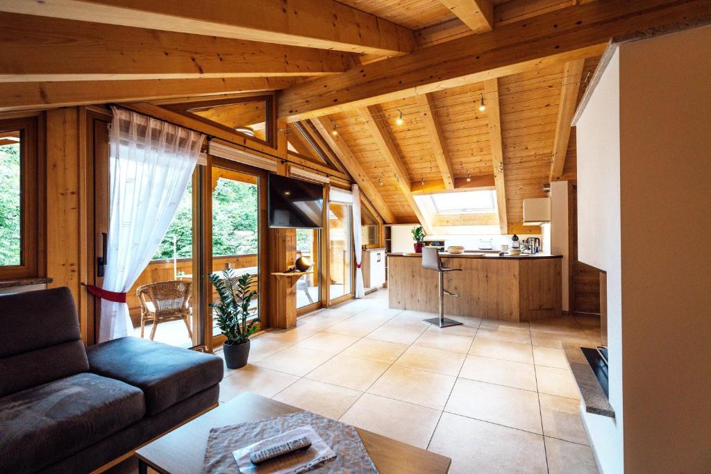 Ferienwohnungen Zur Wally, Apartment Sunnig, Garmisch-Partenkirchen ...