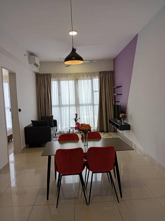 Trion KL Family Suite 2 Bedroom 1 Bathroom By Hazeline Suitestay, Куала ...