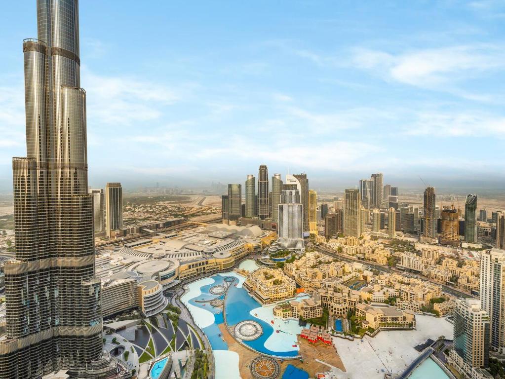 2BR balcony Downtown with Burj Khalifa and Fountain View، دبي (أسعار ...