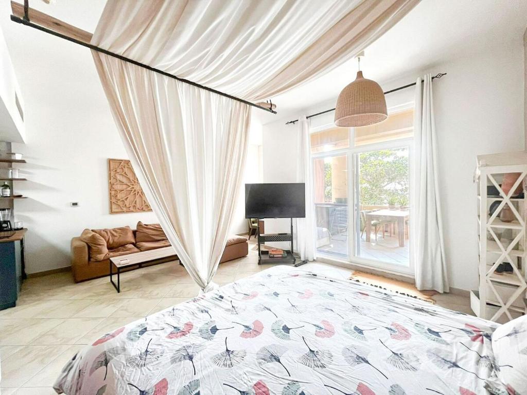 Huge studio with large balcony, Dubaj (aktualizované ceny na rok 2025)