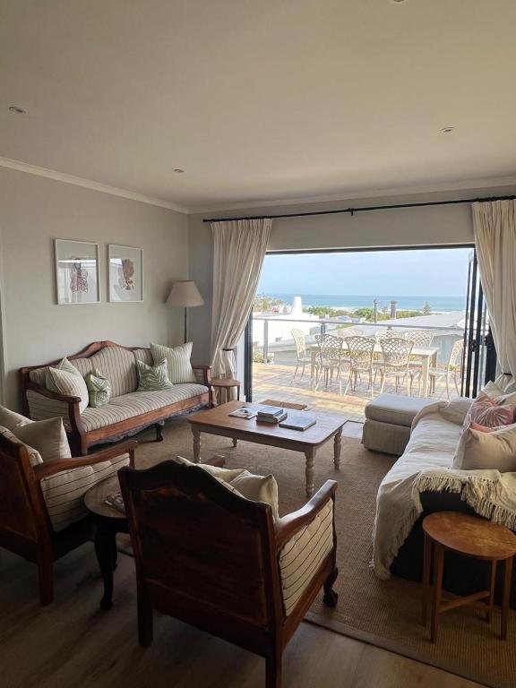 Sunset sea views - 4 bedroom home, Hermanus (updated prices 2026)