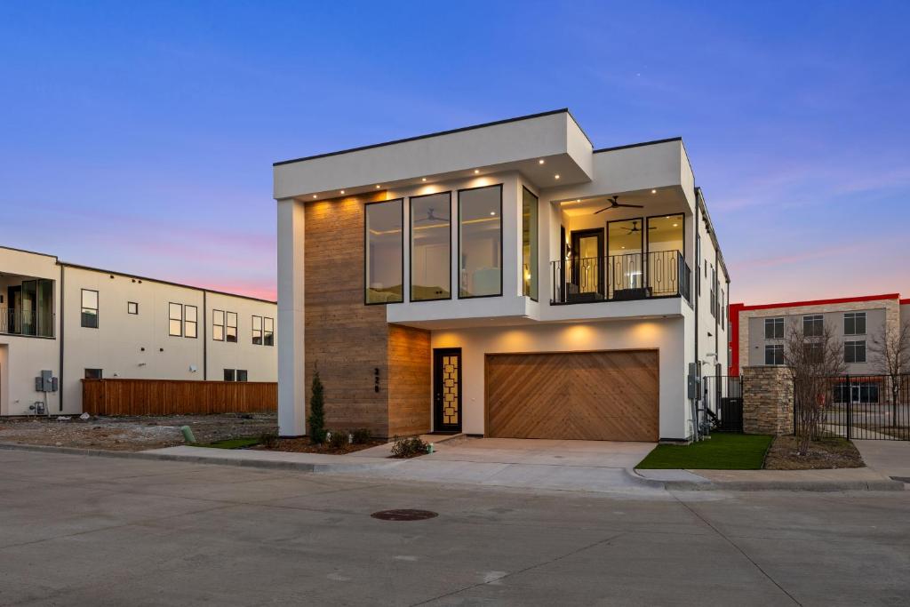 Festive Villa 1 Heart of Richardson TX 6BR 5BA, Richardson (nove cijene ...