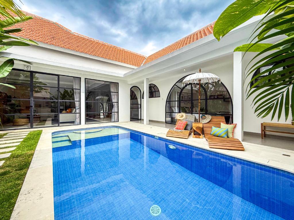 Villa Hamal by DVH Luxe Retreats 2BR Tropical Pool Villa, Tumbak Bayuh (precios actualizados 2025)