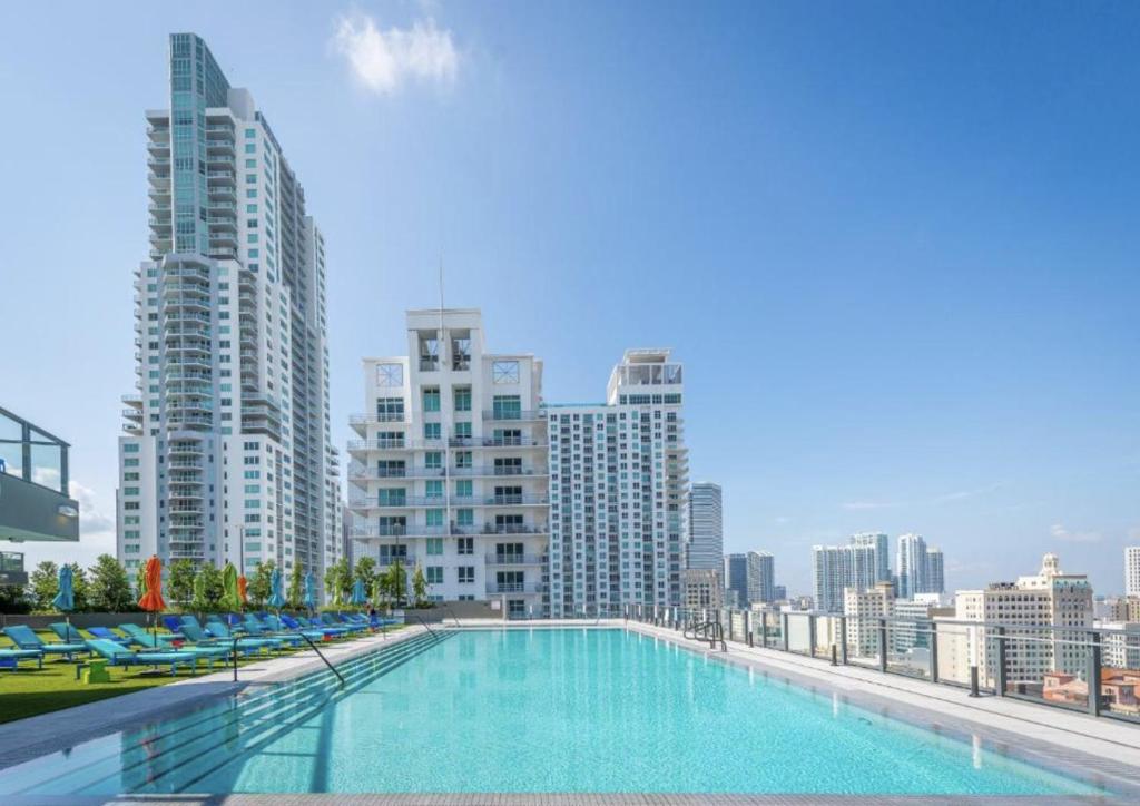 Luxury Apartment in High Rise Downtown Miami - Next to Bayside, Kaseya ...