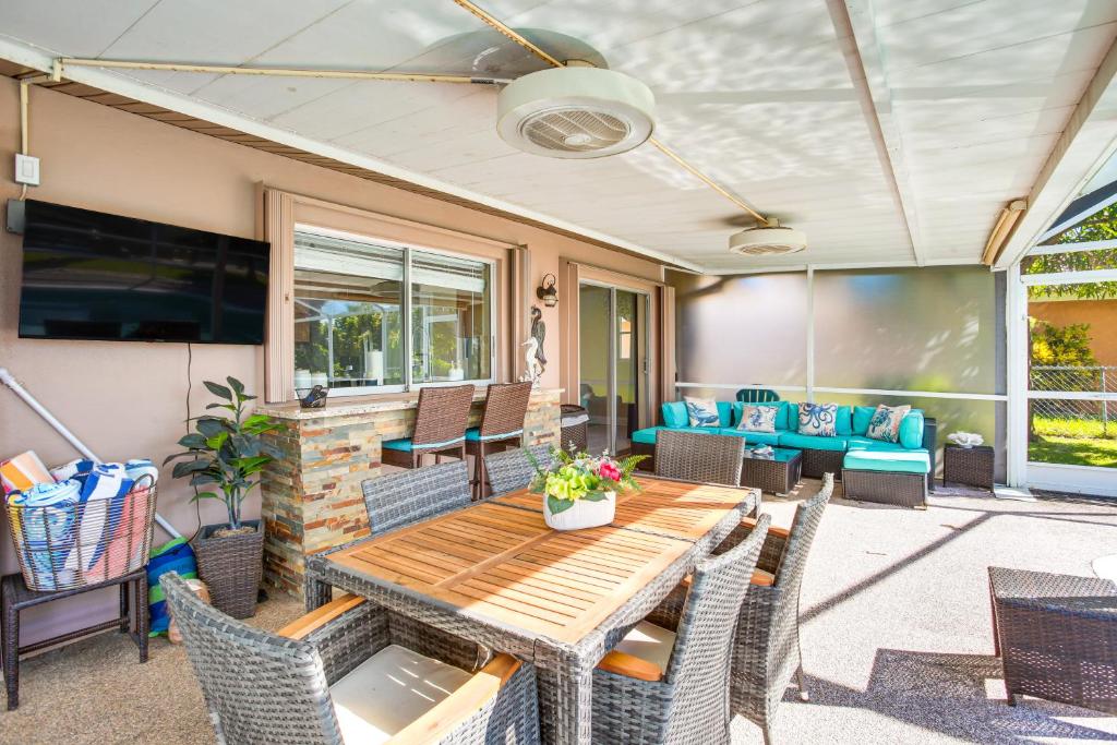 Dock Your Boat Waterfront Cape Coral Home with Pool, Cape Coral (preços ...
