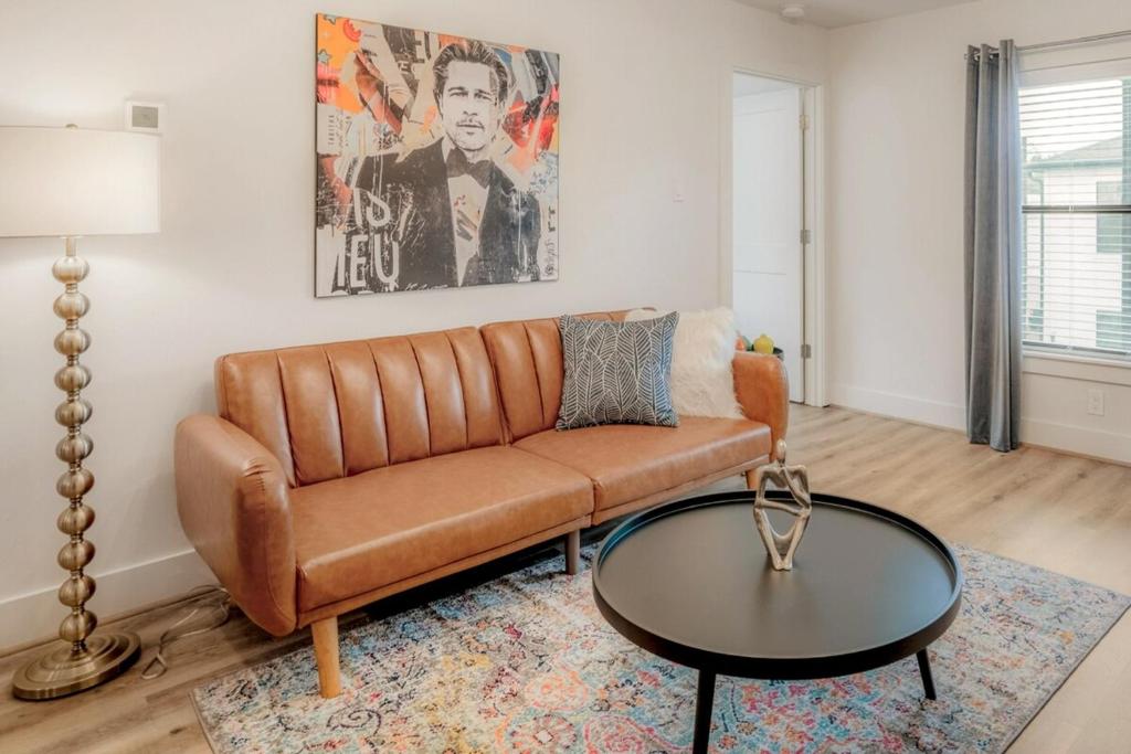 The Barbee 104 - Upper Level Living at The Barbee, Houston ...