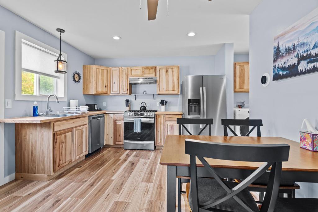 Sweet Solitude on Main, Warrensburg (precios actualizados 2026)