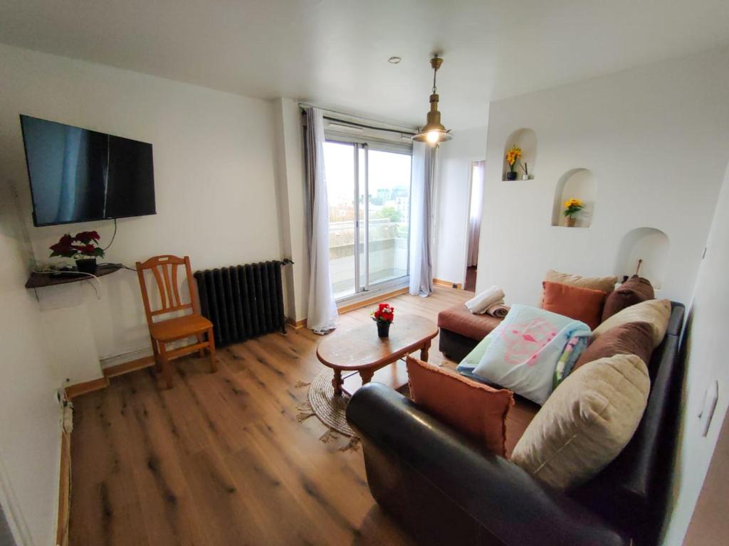 Le Balcon Victor Hugo - Clichy Paris, Clichy (updated prices 2026)