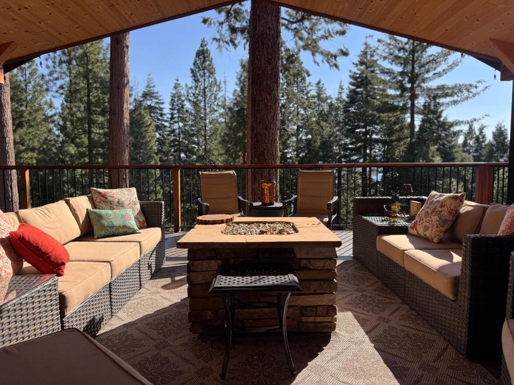 Luxury Lake Almanor Cabin Covered Deck & Views, Lake Almanor (precios ...