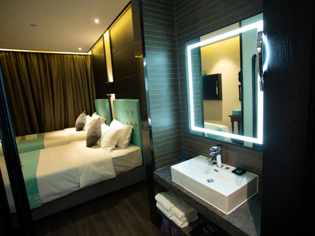 Xi'an Hotel Beijing Railway Station Temple of Heaven Park, Beijing ...