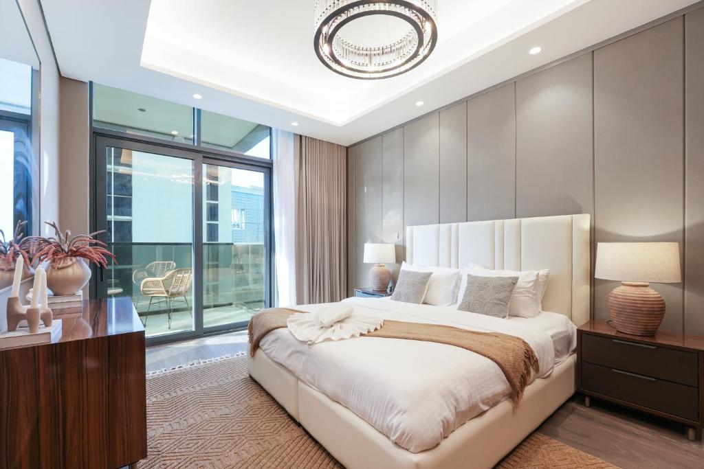 Trophy Soft tones sharp style Masterpiece 705, Dubai (ažurirane cene za ...