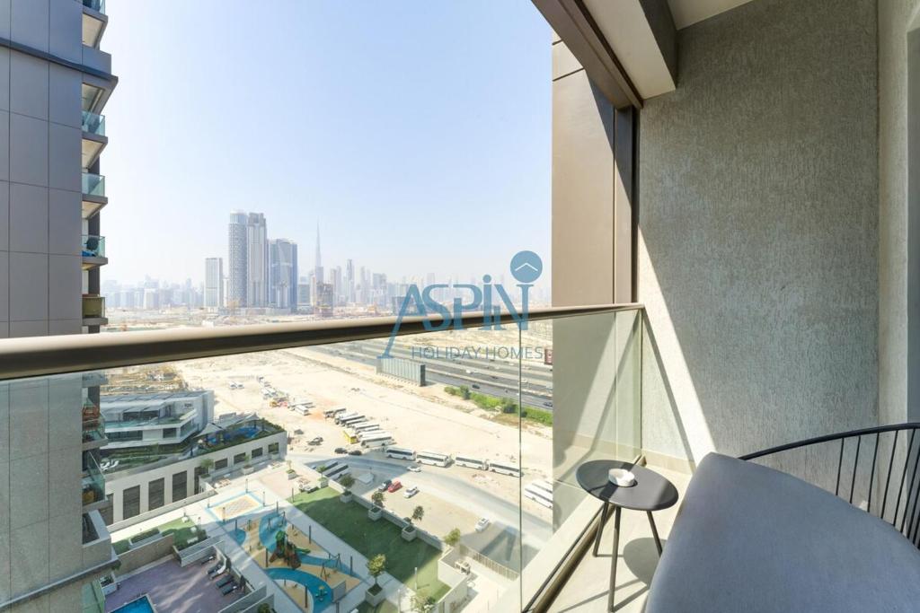 Aspin-Stylish 2-BHK with Burj Khalifa View - Sobha, Dubaj (aktualne ...