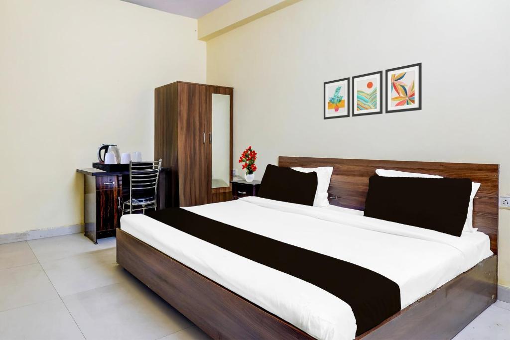 Hotel O Rohini Sector 18 Metro Station Formerly Mohit Plaza, New Delhi ...