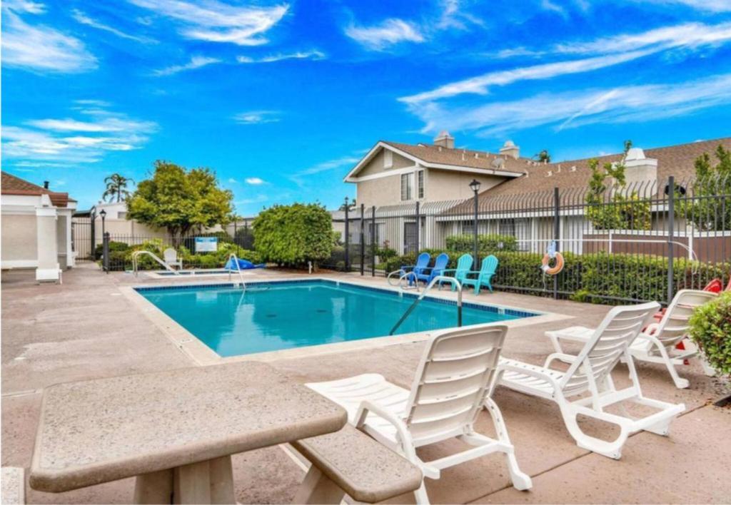 Lux Modern Pet Friendly | Pool | Hot Tub | Tennis, San Luis Rey ...