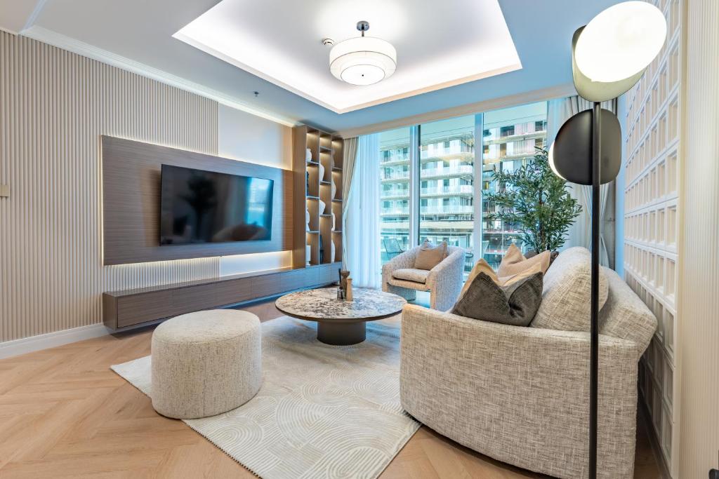 Prime 1 Bedroom with Private Beach in Beachfront, Dubai (updated prices ...