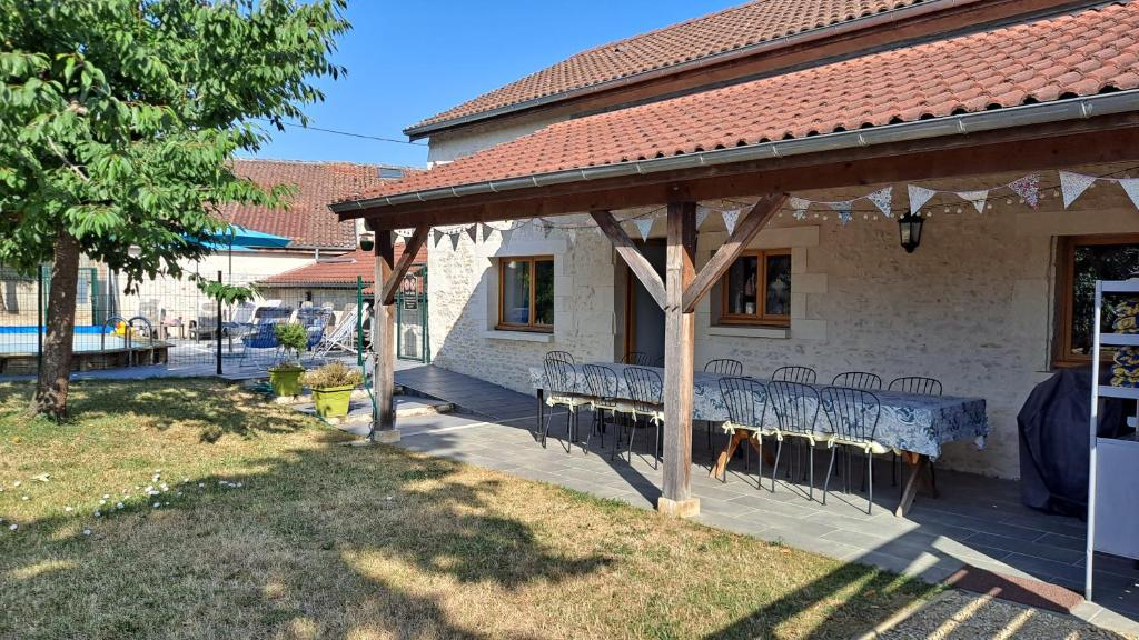 Gîte Angulus Ridet - Cherry Tree, Chaveignes (tarifs actualisés, 2025)