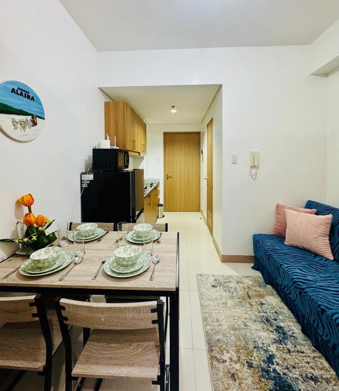 Stylish 1BR at Lush Residences Makati with City View, Manila (updated ...