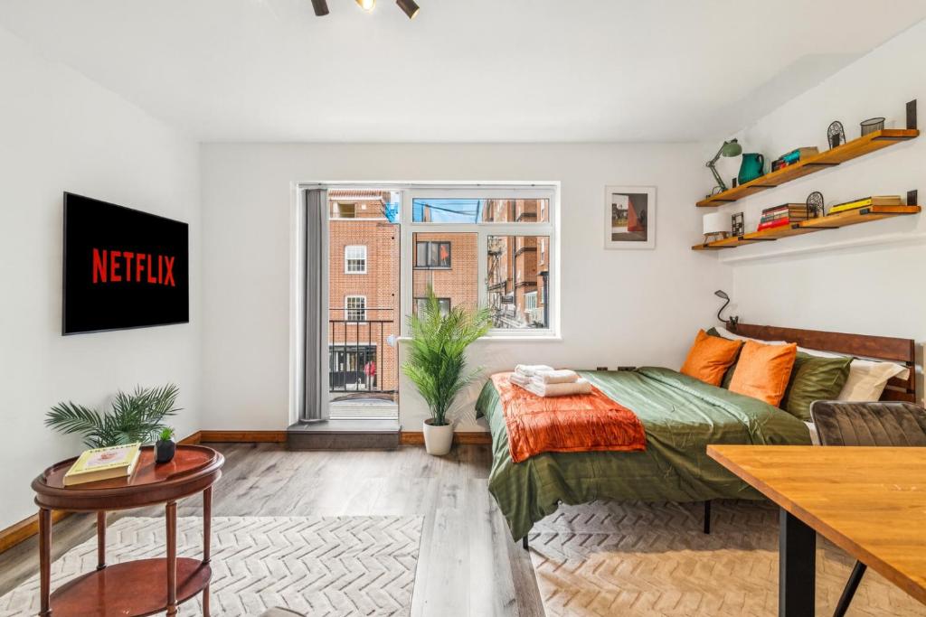Deluxe Studio Flat - King's Cross - by KeyHol Holiday Let, London ...
