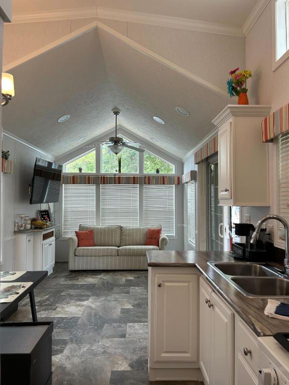 Holly Ridge Retreat with Loft and Pet Friendly plus Long Term Stay ...