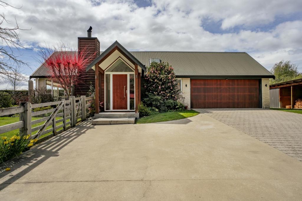 Alpine Meadow Haven - Wanaka Holiday Home, Wanaka (aktualne ceny na rok ...