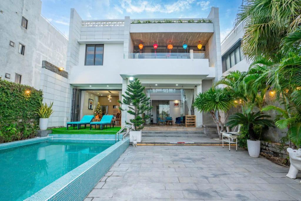 Private Villa 5brs in Danang, Danang (updated prices 2026)