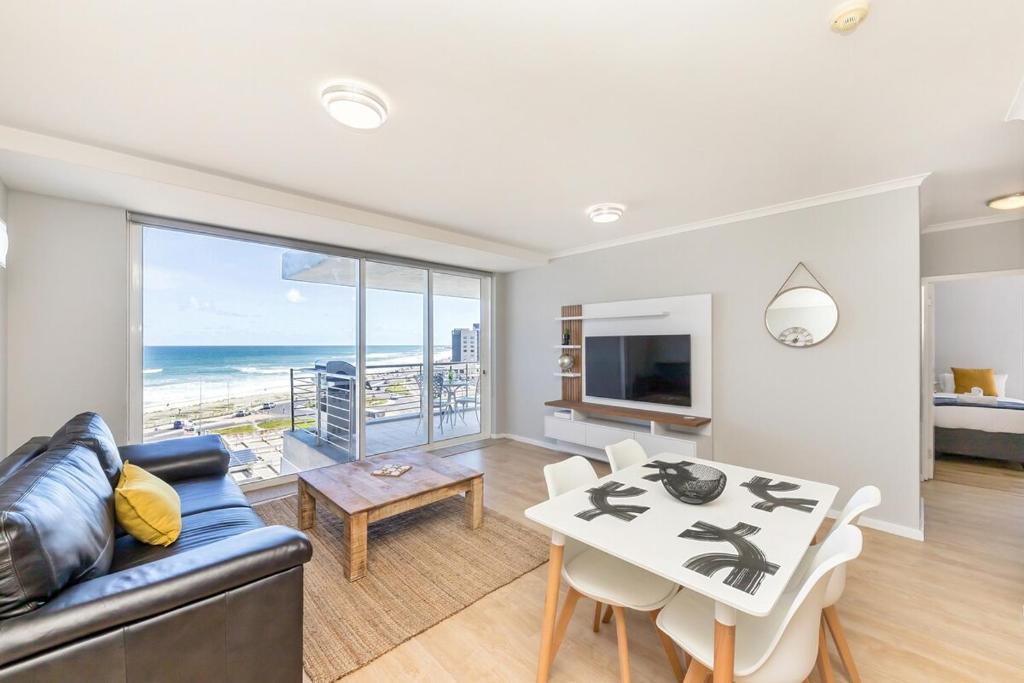 Horizon Bay 303-Oceanfront Apt on Kite Beach with Balcony & Pool ...