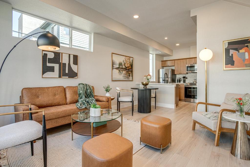 Modern Denver Gem Near DU, Parks and Shops!, Glendale (updated prices 2026)