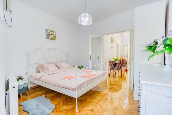 Suvenir Chic, a Fusion of Modern, Elegance and Harmony, Bucharest (updated prices 2025)