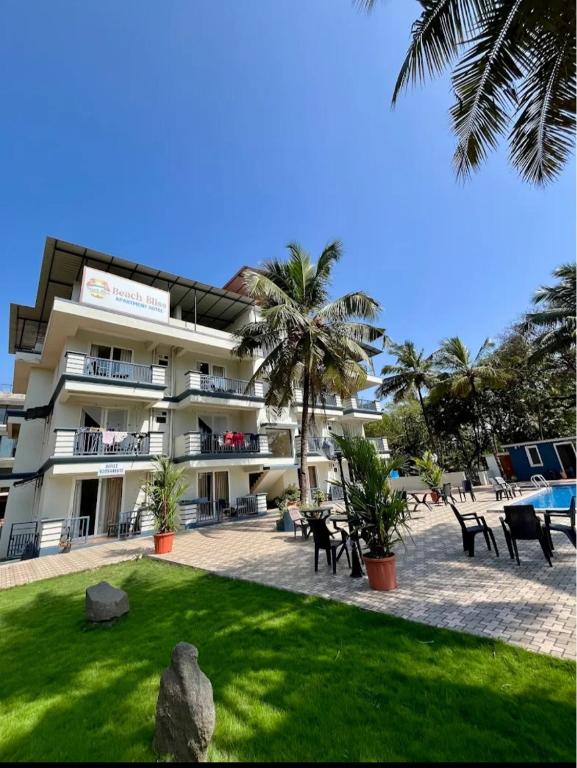 Beach Bliss Apartment Hotel - 7 Minutes walk to Beach, Colva (updated ...