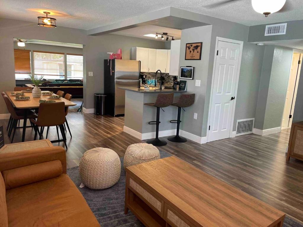 Amenity Palace- Pool Table- Fishing Poles, Port Orange (updated prices ...